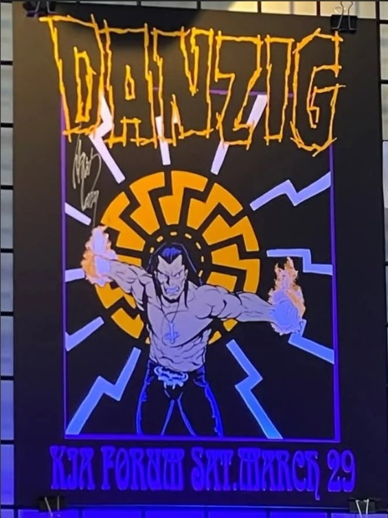 Nagy port kavart a Danzig egyik pólómintája | Rockbook.hu