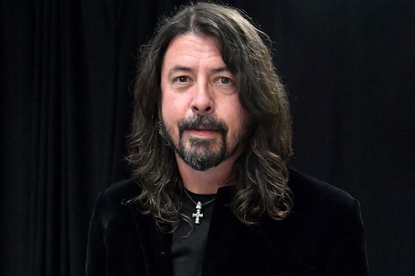 Megjelent Dave Grohl magyarul is olvasható önéletrajza: 'A ...